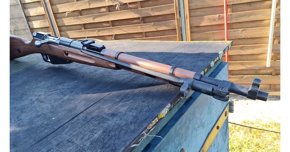 Gletcher M1944 CO2 Luftgewehr Kal. 4,5mm Stahl BB Holzoptik - Gunfinder