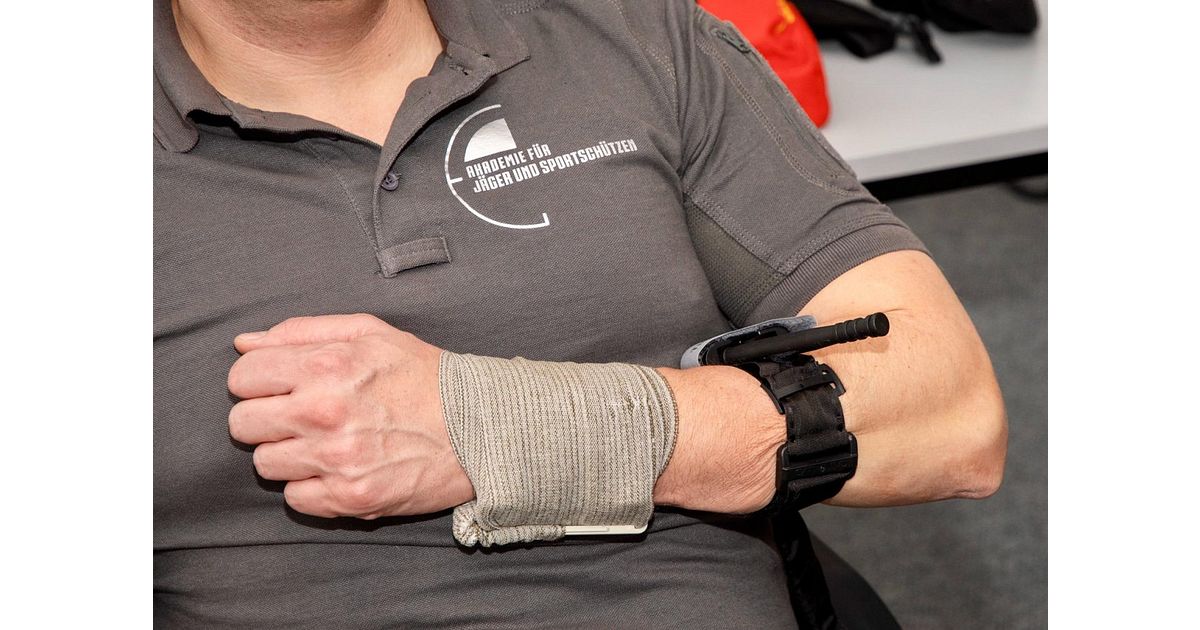 S.B.T Stop Bleeding Tourniquet mit TIME Band Tourniquet - Gunfinder