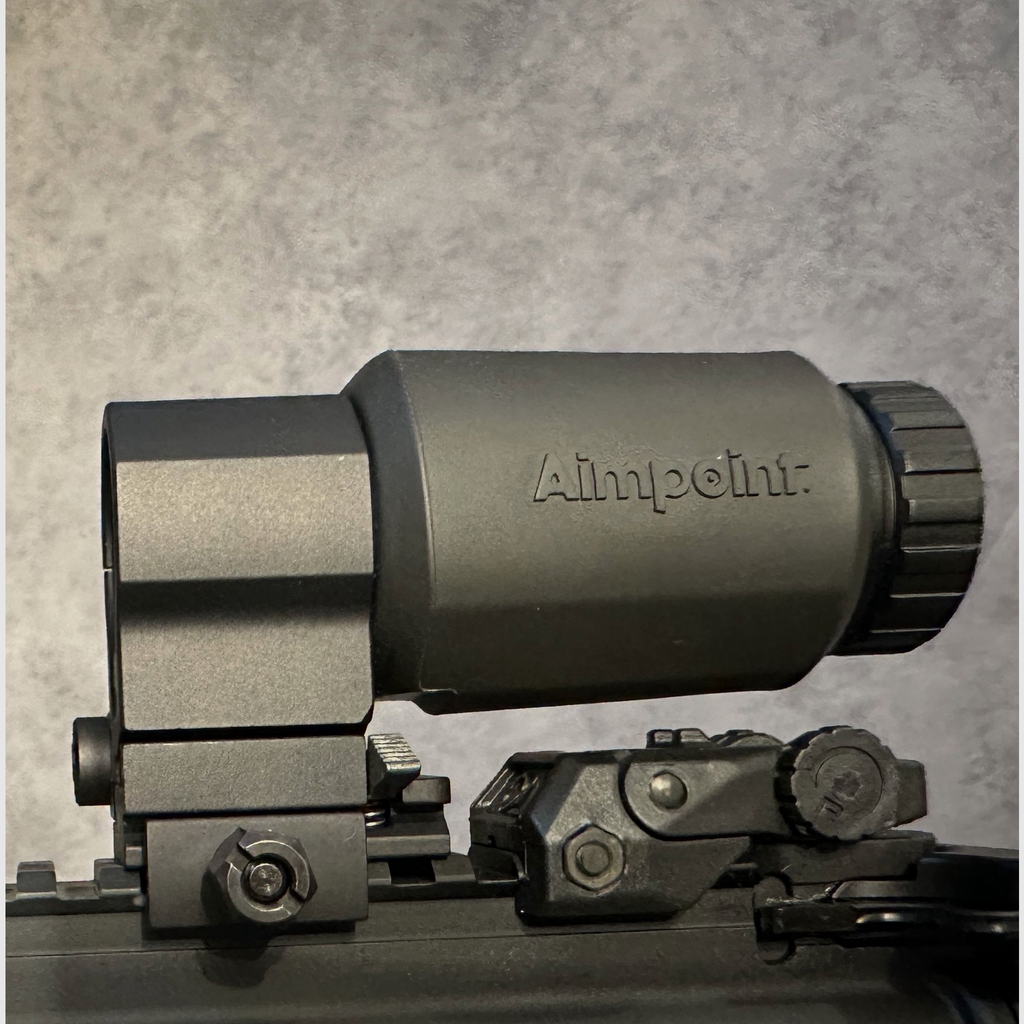 ## Aimpoint 3X-C Magnifier mit Flip Mount 39mm und Twist Mount so gut ...